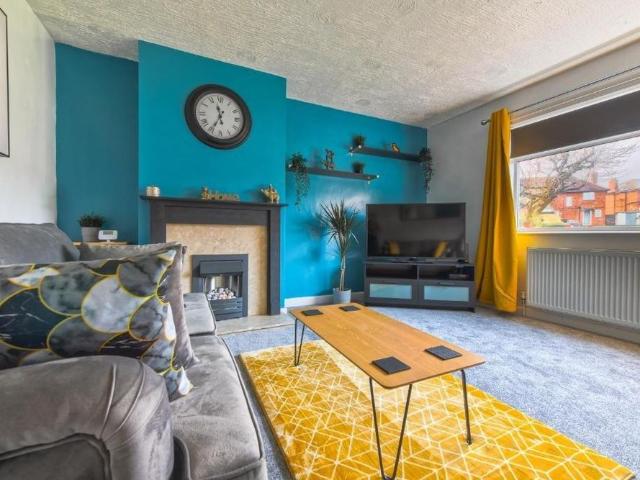 3 bedroom semi detached house to rent