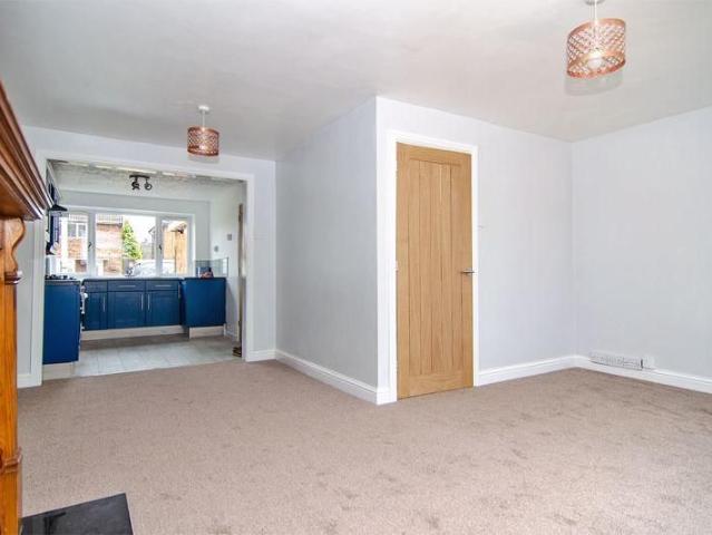 3 bedroom semi detached house to rent