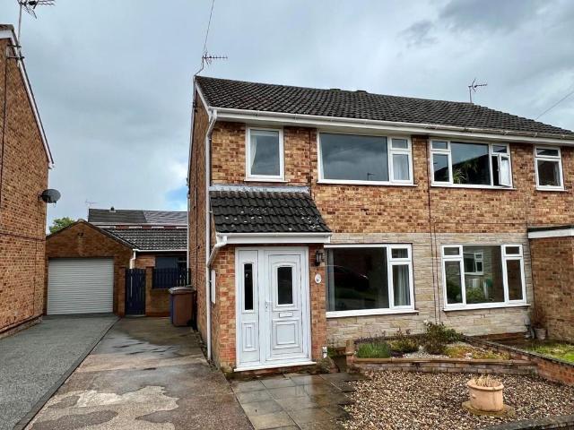 3 bedroom semi detached house to rent