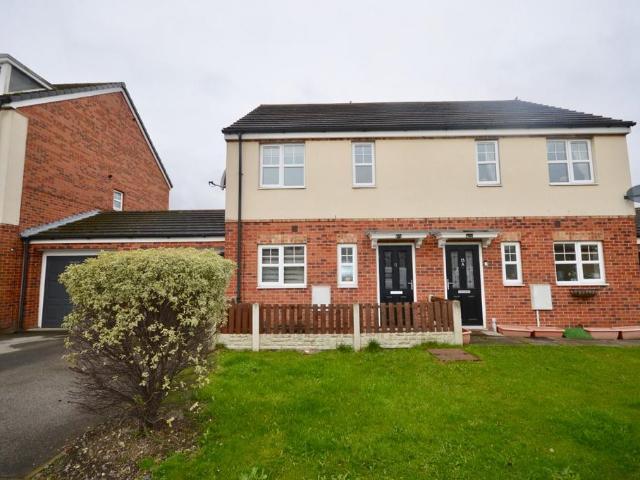 3 bedroom semi detached house to rent