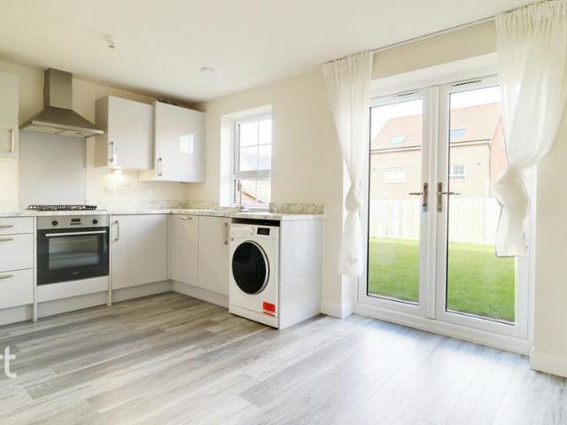3 bedroom semi detached house to rent