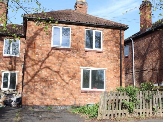 3 bedroom semi detached house to rent