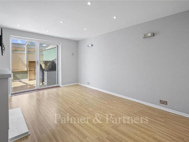 3 bedroom semi detached house to rent