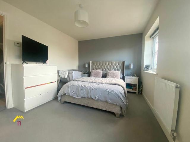 3 bedroom semi detached house to rent