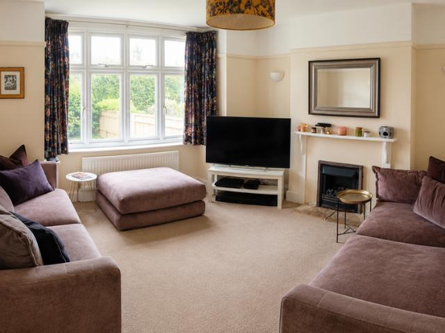 3 bedroom semi detached house to rent