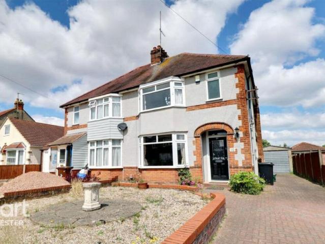 3 bedroom semi detached house to rent