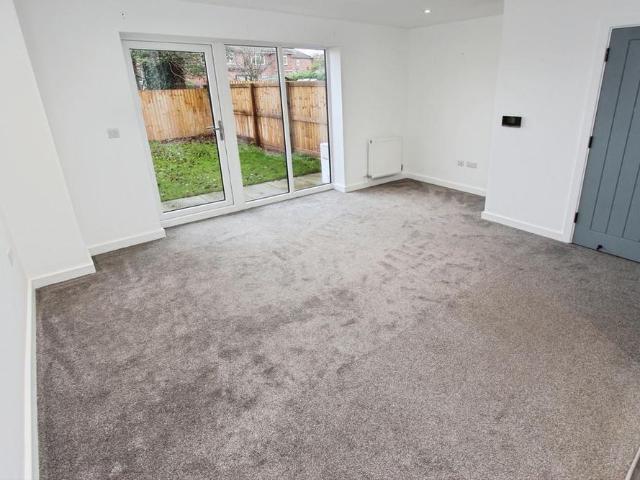 3 bedroom semi detached house to rent