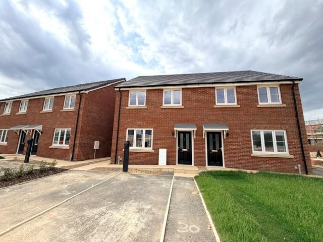 3 bedroom semi detached house to rent
