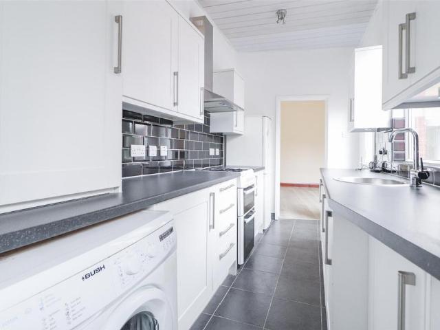 2 bedroom semi detached house to rent
