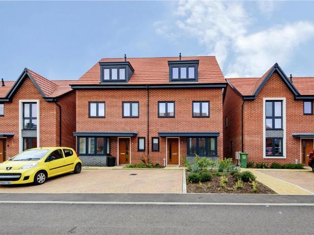 3 bedroom semi detached house to rent