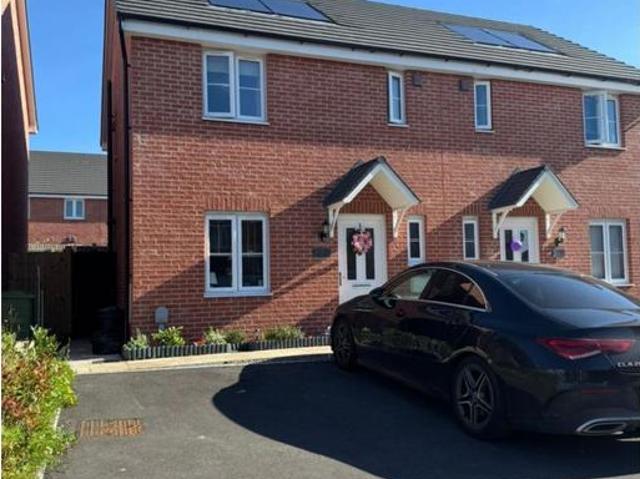3 bedroom semi detached house to rent