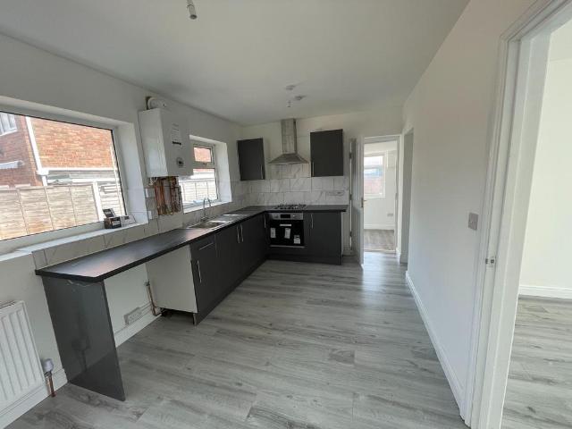 3 bedroom semi detached house to rent