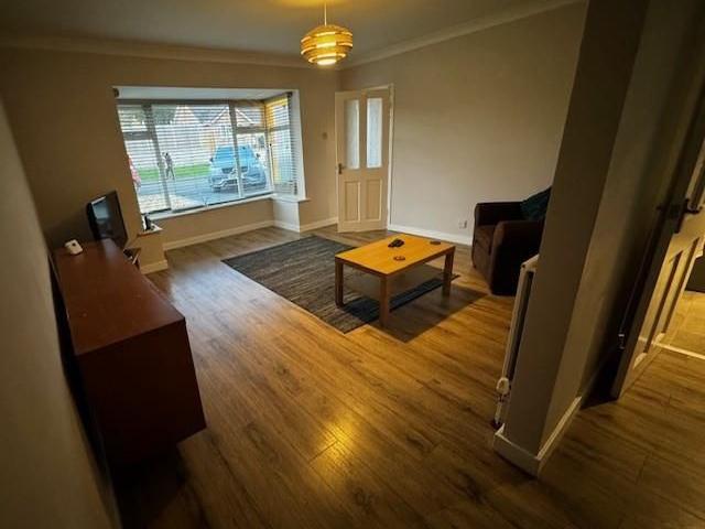 3 bedroom semi detached house to rent