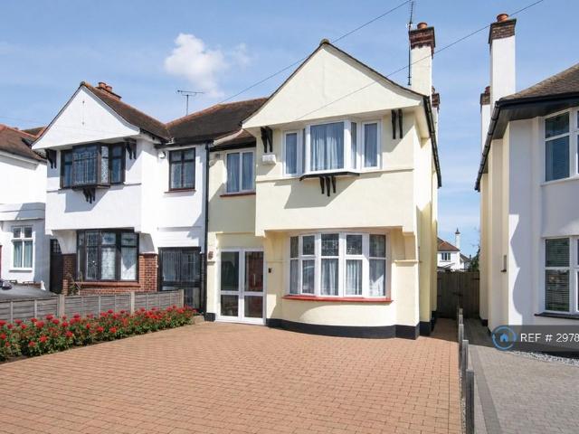 3 bedroom semi detached house to rent