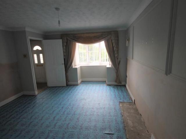 3 bedroom semi detached house to rent