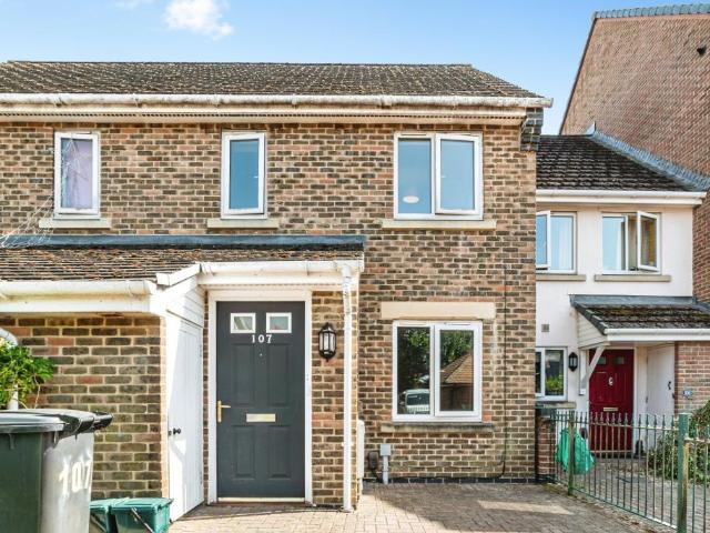 3 bedroom semi detached house to rent