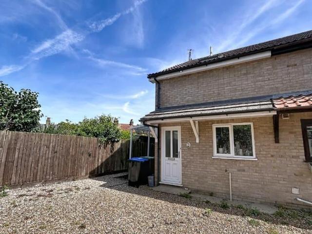 3 bedroom semi detached house to rent