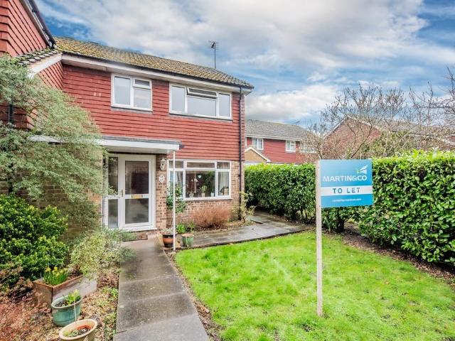 3 bedroom semi detached house to rent