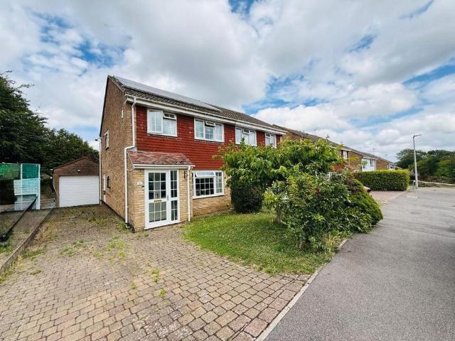 3 bedroom semi detached house to rent