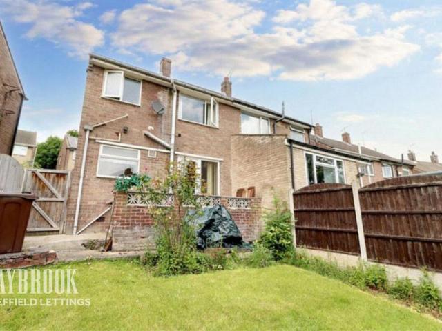 3 bedroom semi detached house to rent