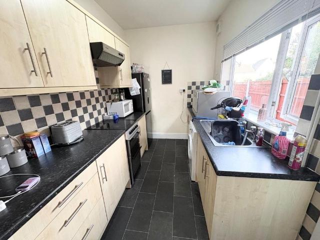 3 bedroom semi detached house to rent