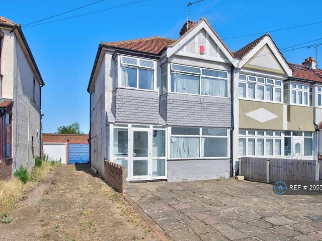3 bedroom semi detached house to rent
