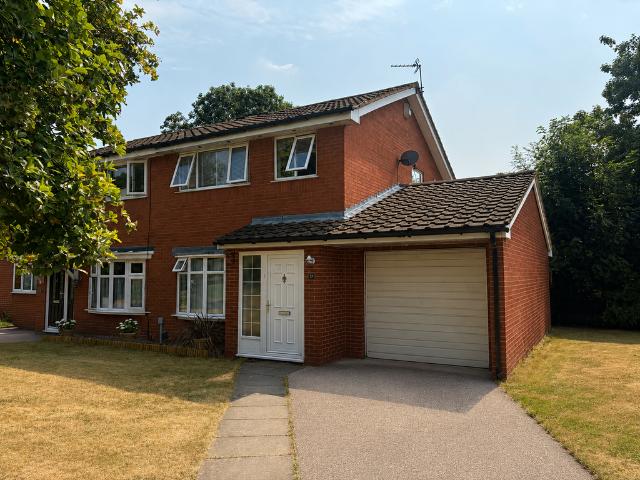 3 bedroom semi detached house to rent