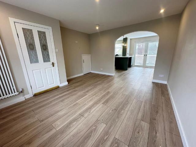 3 bedroom semi detached house to rent