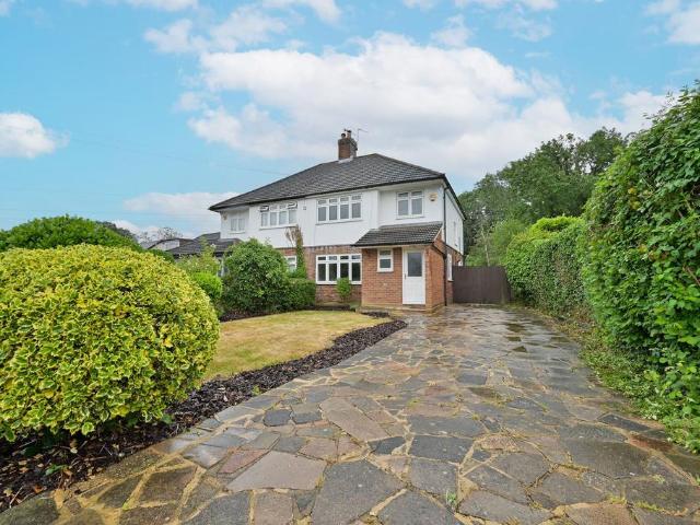 3 bedroom semi detached house to rent