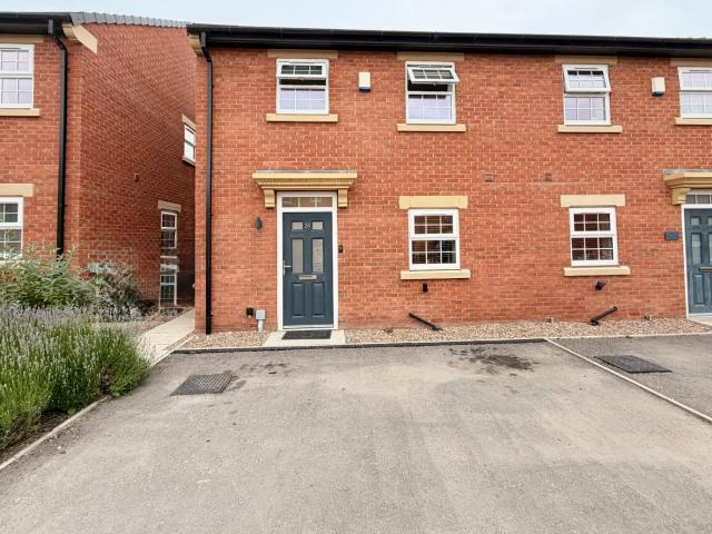 3 bedroom semi detached house to rent