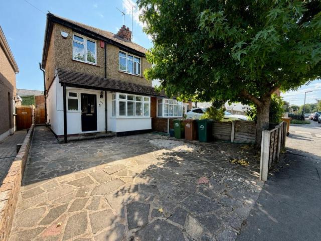 3 bedroom semi detached house to rent