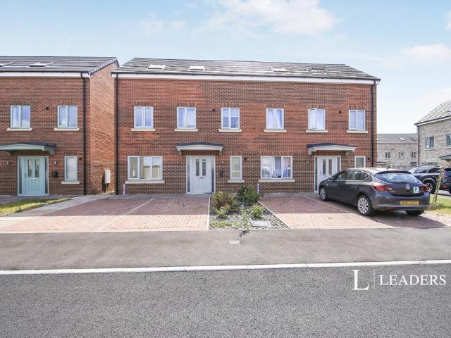 3 bedroom semi detached house to rent