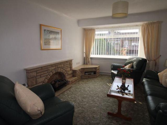 3 bedroom semi detached house to rent