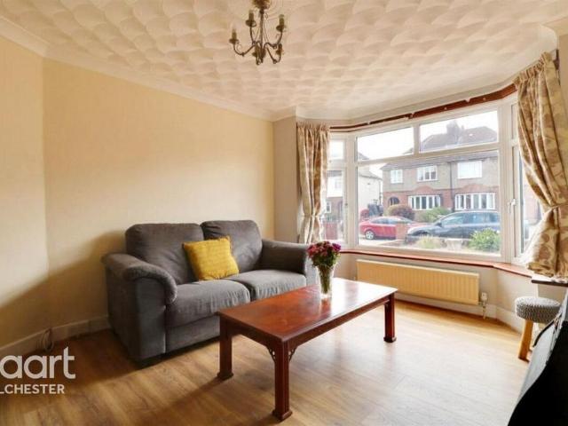 3 bedroom semi detached house to rent
