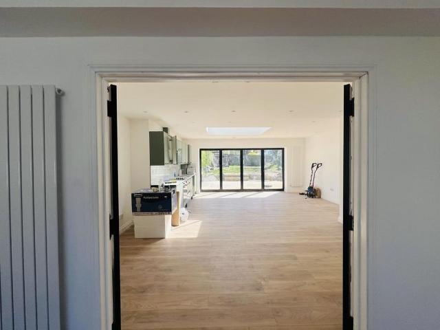 3 bedroom semi detached house to rent