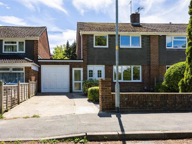 3 bedroom semi detached house to rent