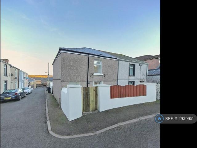 3 bedroom semi detached house to rent