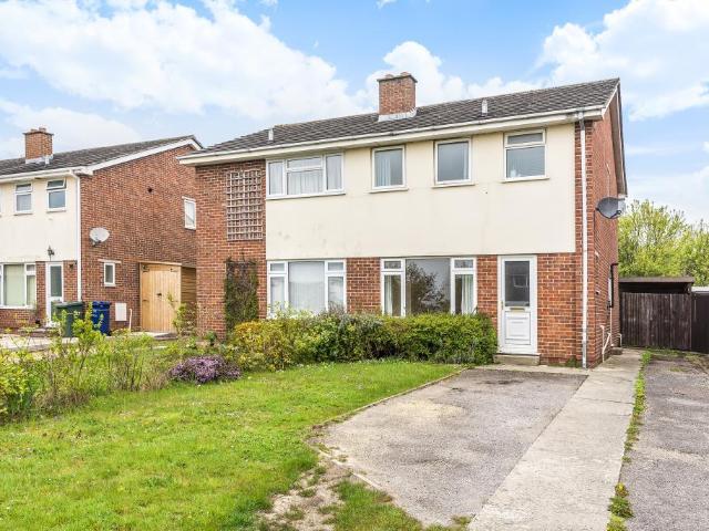 3 bedroom semi detached house to rent