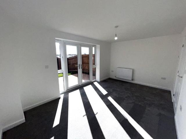 3 bedroom semi detached house to rent