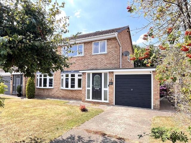 3 bedroom semi detached house to rent