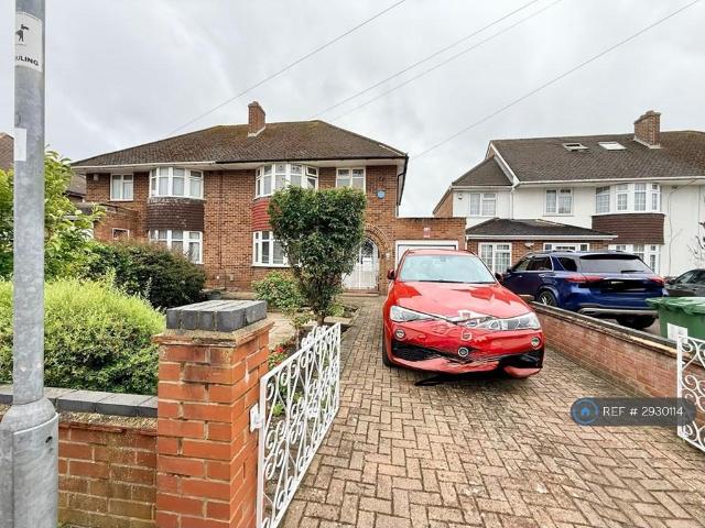 3 bedroom semi detached house to rent