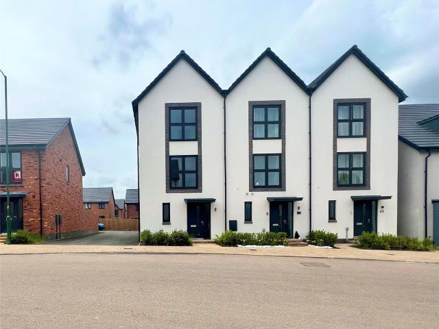 3 bedroom semi detached house to rent