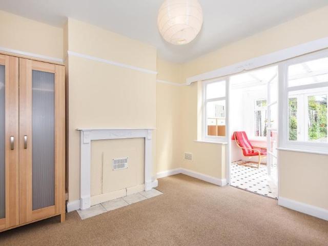 3 bedroom semi detached house to rent