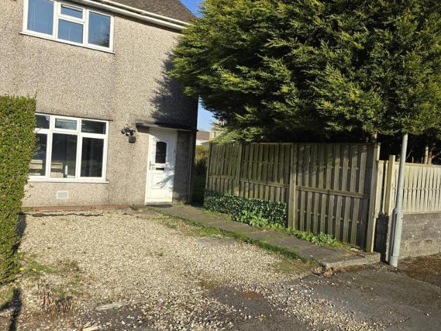3 bedroom semi detached house to rent