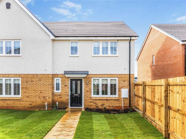 3 bedroom semi detached house to rent