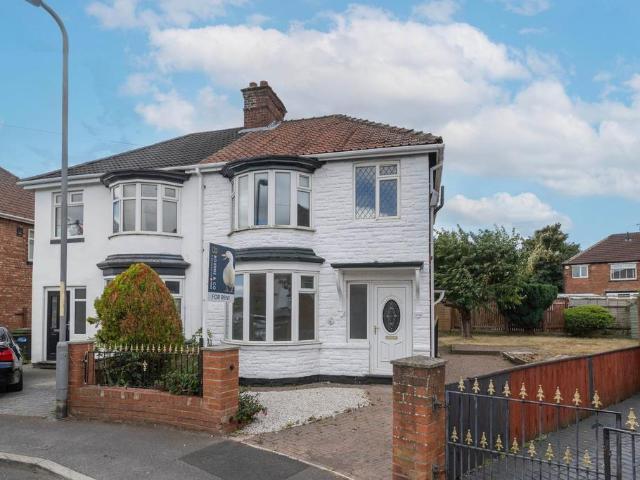 3 bedroom semi detached house to rent