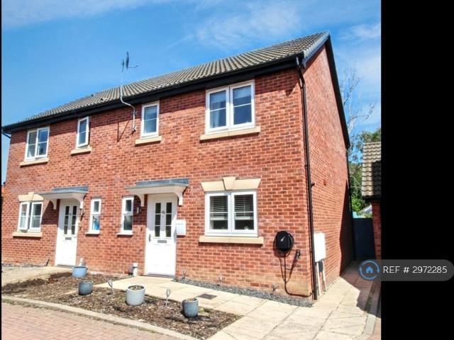 3 bedroom semi detached house to rent