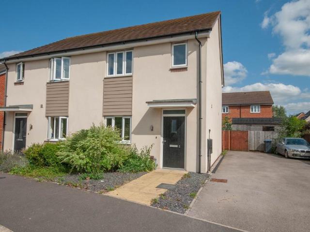3 bedroom semi detached house to rent