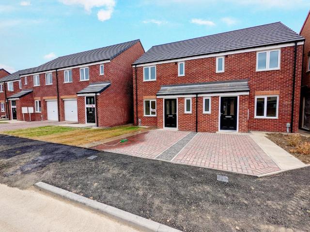 3 bedroom semi detached house to rent