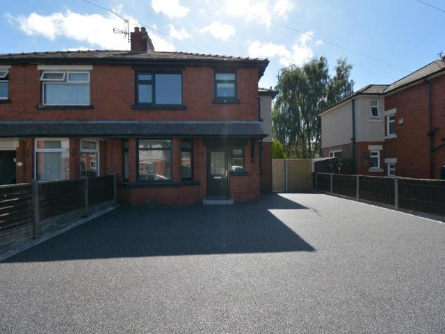 3 bedroom semi detached house to rent